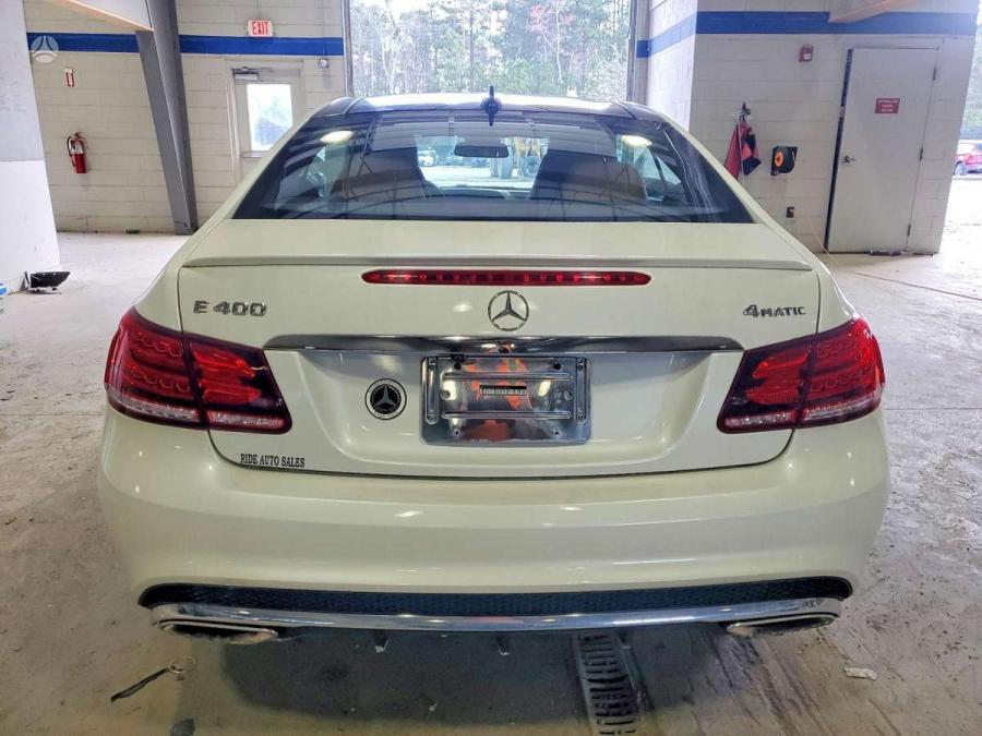 Balts Mercedes-Benz E 400 2016 Šauļi, ar dzinēja tilpumu 3.00 L un nobraukumu 240 tūkst. km par 9999 €, foto 24 vietnē AUTOMOTO.COM.LV