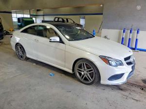 Balts Mercedes-Benz E 400 2016 Šauļi, ar dzinēja tilpumu 3.00 L un nobraukumu 240 tūkst. km par 9999 €, foto 26 vietnē AUTOMOTO.COM.LV