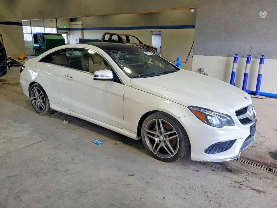 Balts Mercedes-Benz E 400 2016 Šauļi, ar dzinēja tilpumu 3.00 L un nobraukumu 240 tūkst. km par 9999 €, foto 26 vietnē AUTOMOTO.COM.LV