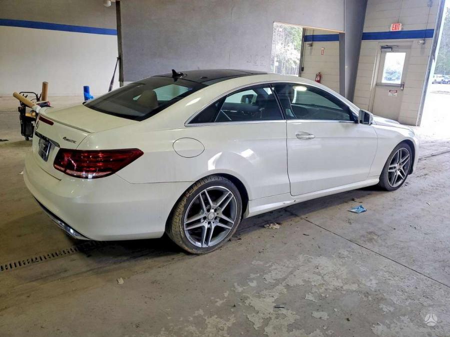 Balts Mercedes-Benz E 400 2016 Šauļi, ar dzinēja tilpumu 3.00 L un nobraukumu 240 tūkst. km par 9999 €, foto 27 vietnē AUTOMOTO.COM.LV