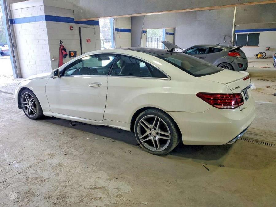 Balts Mercedes-Benz E 400 2016 Šauļi, ar dzinēja tilpumu 3.00 L un nobraukumu 240 tūkst. km par 9999 €, foto 28 vietnē AUTOMOTO.COM.LV