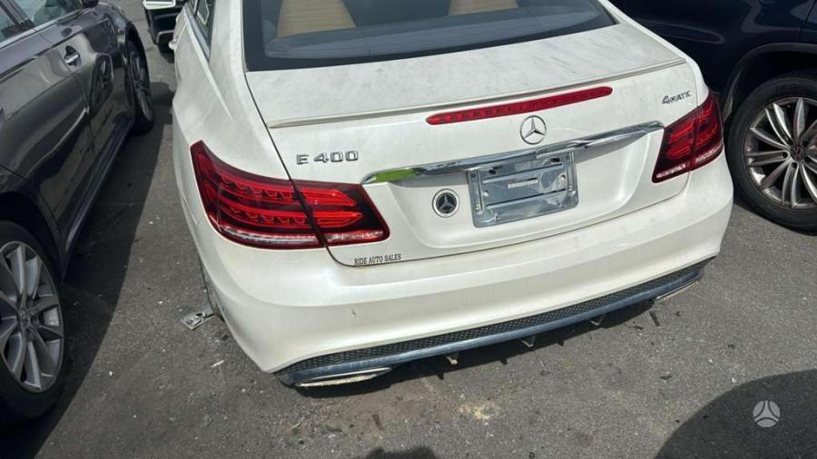 Balts Mercedes-Benz E 400 2016 Šauļi, ar dzinēja tilpumu 3.00 L un nobraukumu 240 tūkst. km par 9999 €, foto 35 vietnē AUTOMOTO.COM.LV