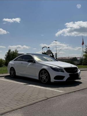 Белый Мерседес Е 400 2016 в Вильнюс, объемом двигателя 3.00 л и пробегом 186 тыс. км за 14800 €, фото 4 на AUTOMOTO.COM.LV