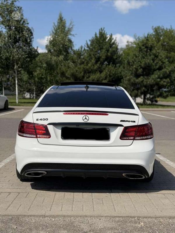 Balts Mercedes-Benz E 400 2016 Viļņa, ar dzinēja tilpumu 3.00 L un nobraukumu 186 tūkst. km par 14800 €, foto 4 vietnē AUTOMOTO.COM.LV