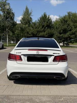 Белый Мерседес Е 400 2016 в Вильнюс, объемом двигателя 3.00 л и пробегом 186 тыс. км за 14800 €, фото 5 на AUTOMOTO.COM.LV