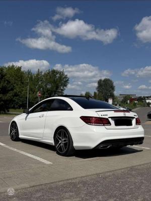 Белый Мерседес Е 400 2016 в Вильнюс, объемом двигателя 3.00 л и пробегом 186 тыс. км за 14800 €, фото 7 на AUTOMOTO.COM.LV