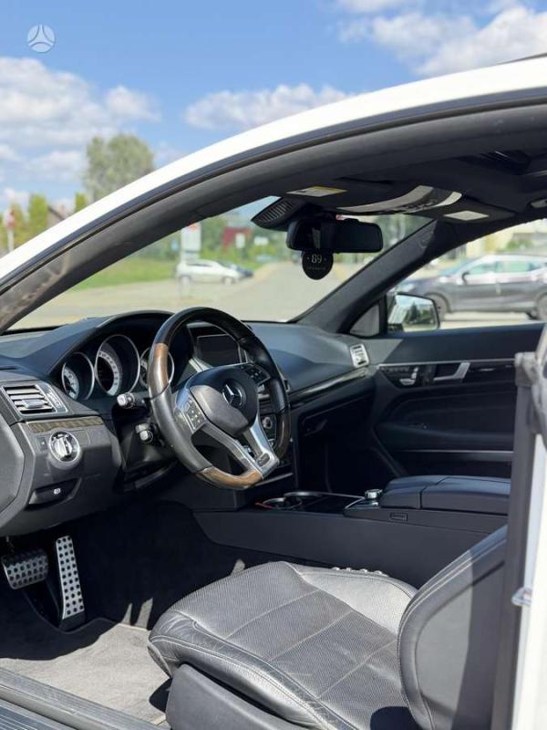Balts Mercedes-Benz E 400 2016 Viļņa, ar dzinēja tilpumu 3.00 L un nobraukumu 186 tūkst. km par 14800 €, foto 8 vietnē AUTOMOTO.COM.LV