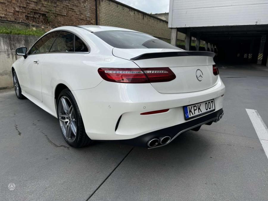 Balts Mercedes-Benz E 400 2017 Šauļi, ar dzinēja tilpumu 3.00 L un nobraukumu 120 tūkst. km par 33000 €, foto 4 vietnē AUTOMOTO.COM.LV