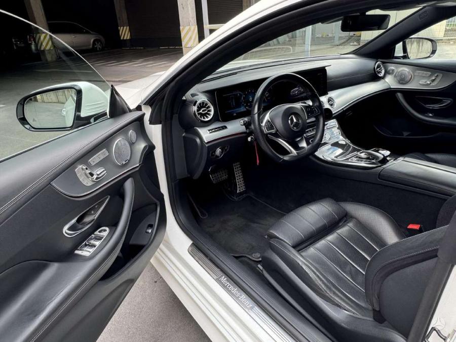 Balts Mercedes-Benz E 400 2017 Šauļi, ar dzinēja tilpumu 3.00 L un nobraukumu 120 tūkst. km par 33000 €, foto 9 vietnē AUTOMOTO.COM.LV