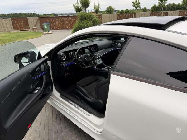 White Mercedes-Benz E 400 2017 in Kaunas, with an engine capacity of 3.00 L and mileage of 155 thousand km for 31000 €, photo 8 on AUTOMOTO.COM.LV