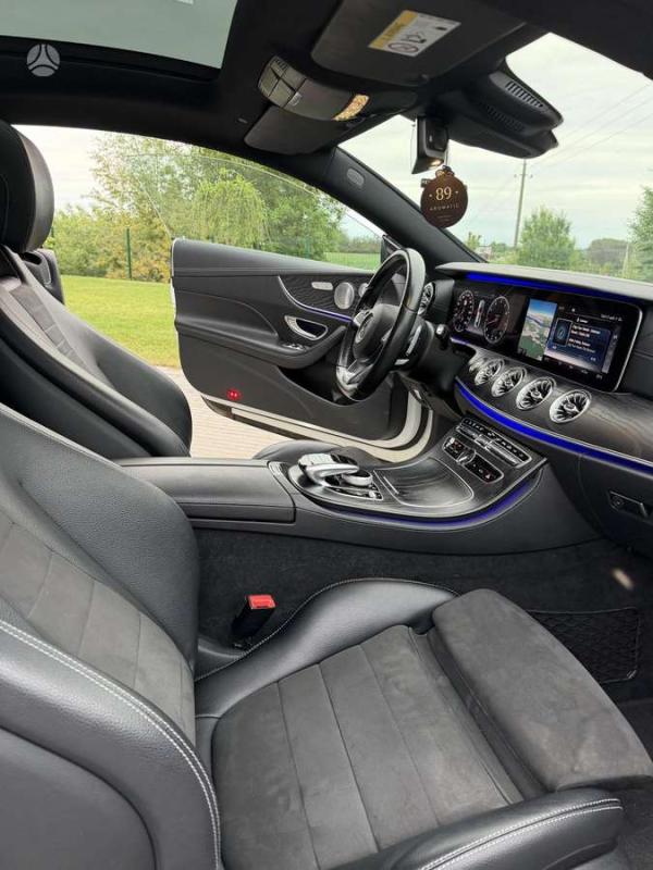 White Mercedes-Benz E 400 2017 in Kaunas, with an engine capacity of 3.00 L and mileage of 155 thousand km for 31000 €, photo 9 on AUTOMOTO.COM.LV