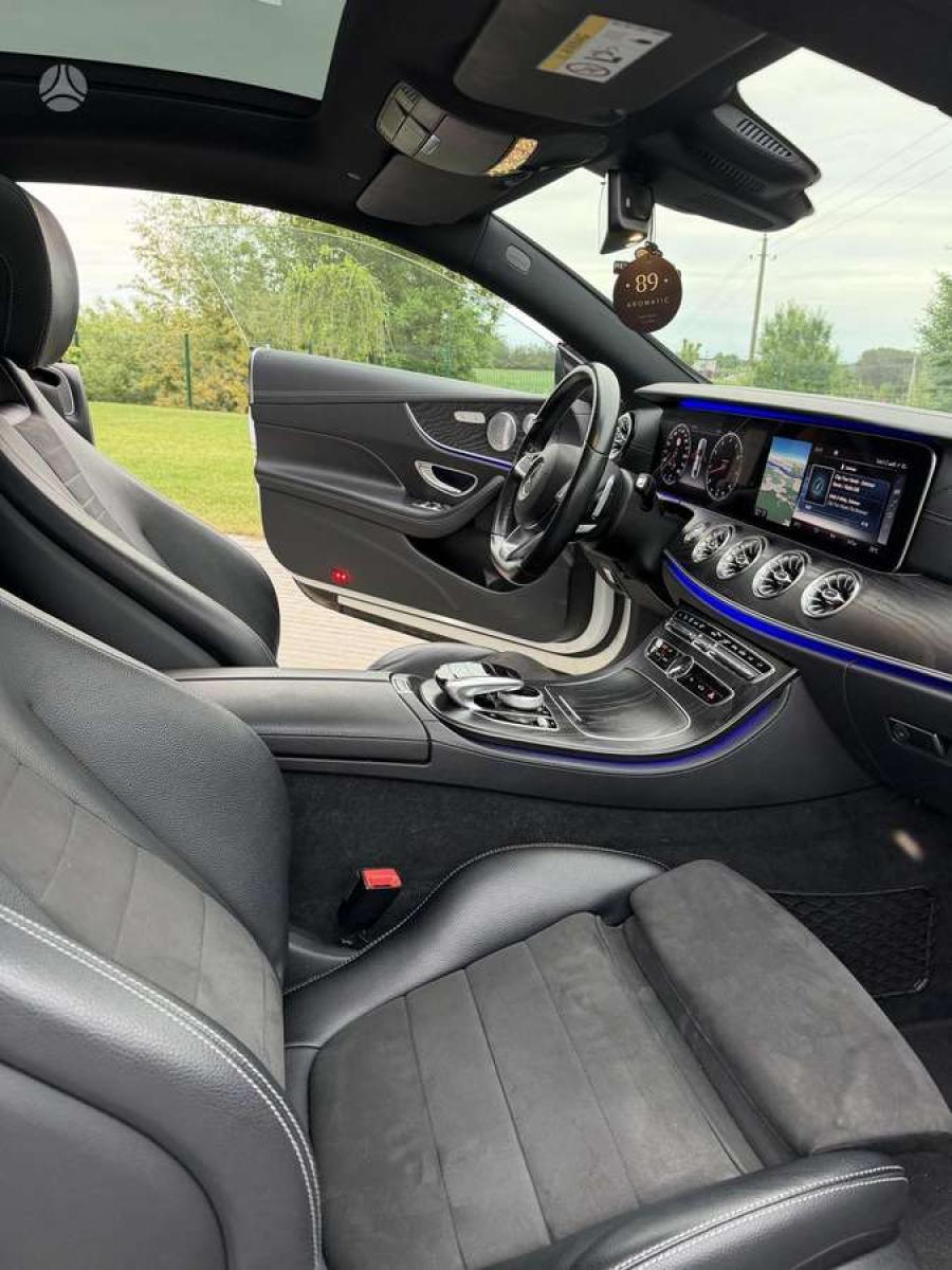 White Mercedes-Benz E 400 2017 in Kaunas, with an engine capacity of 3.00 L and mileage of 155 thousand km for 31000 €, photo 10 on AUTOMOTO.COM.LV