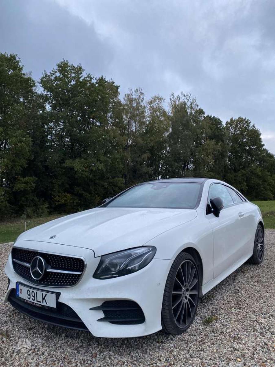 White Mercedes-Benz E 400 2017 in Kaunas, with an engine capacity of 3.00 L and mileage of 155 thousand km for 31000 €, photo 20 on AUTOMOTO.COM.LV