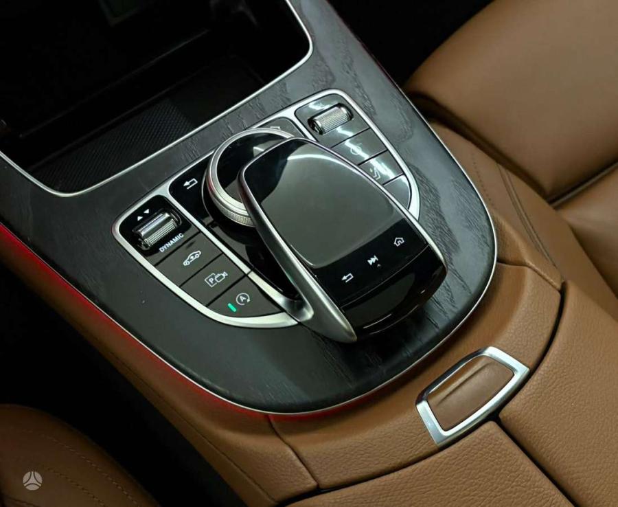 White Mercedes-Benz E 400 2019 in Marijampole, with an engine capacity of 2.93 L and mileage of 131 thousand km for 22999 €, photo 13 on AUTOMOTO.COM.LV