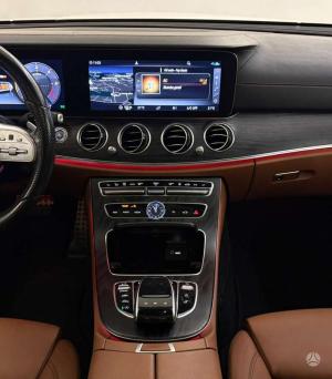 White Mercedes-Benz E 400 2019 in Marijampole, with an engine capacity of 2.93 L and mileage of 131 thousand km for 22999 €, photo 19 on AUTOMOTO.COM.LV