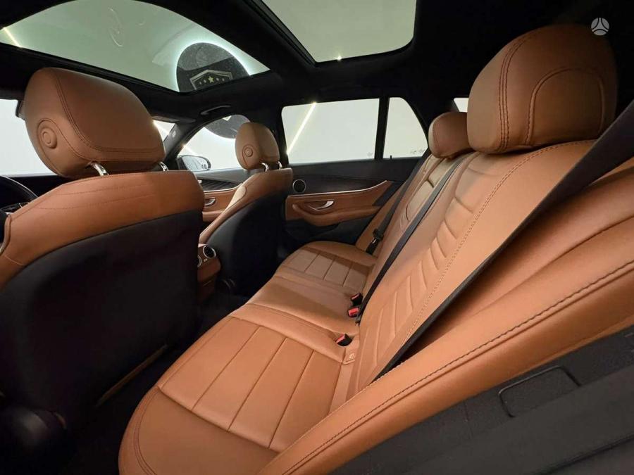White Mercedes-Benz E 400 2019 in Marijampole, with an engine capacity of 2.93 L and mileage of 131 thousand km for 22999 €, photo 23 on AUTOMOTO.COM.LV