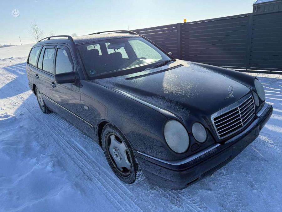 Violets Mercedes-Benz e-420 1996 Marijampole, ar dzinēja tilpumu 4.20 L un nobraukumu 290 tūkst. km par 2300 €, foto 2 vietnē AUTOMOTO.COM.LV