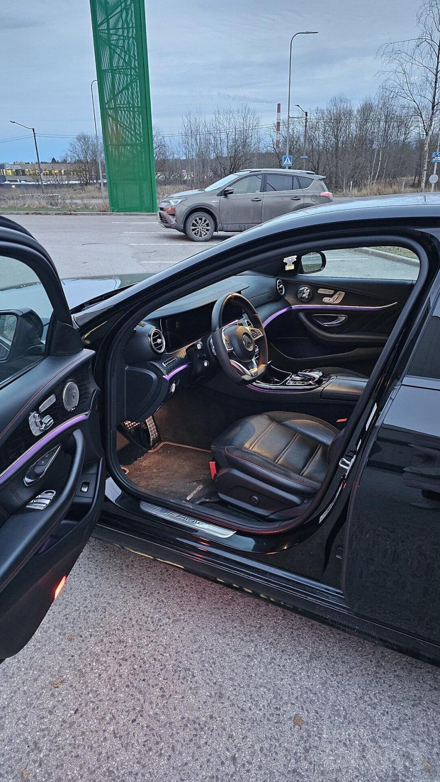 Black Mercedes-Benz e-43-amg 2017 in Tallinn, with an engine capacity of 3.00 L and mileage of 0 thousand km for 32999 €, photo 12 on AUTOMOTO.COM.LV