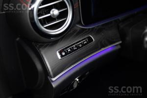 Черный Мерседес e-43-amg 2017 в Рига, объемом двигателя 3.00 л и пробегом 129 тыс. км за 40000 €, фото 11 на AUTOMOTO.COM.LV