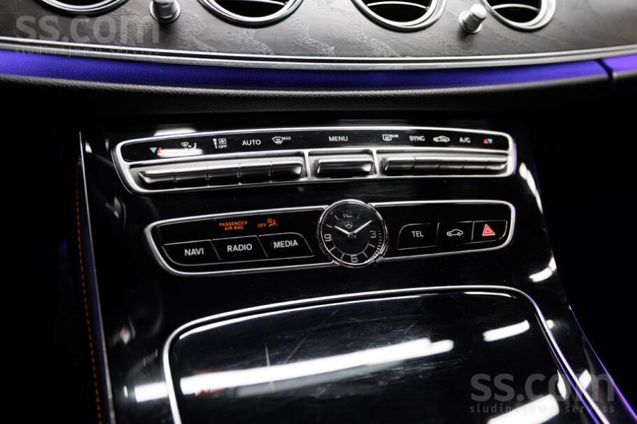 Черный Мерседес e-43-amg 2017 в Рига, объемом двигателя 3.00 л и пробегом 129 тыс. км за 40000 €, фото 15 на AUTOMOTO.COM.LV
