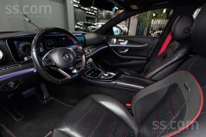 Черный Мерседес e-43-amg 2017 в Рига, объемом двигателя 3.00 л и пробегом 129 тыс. км за 40000 €, фото 18 на AUTOMOTO.COM.LV