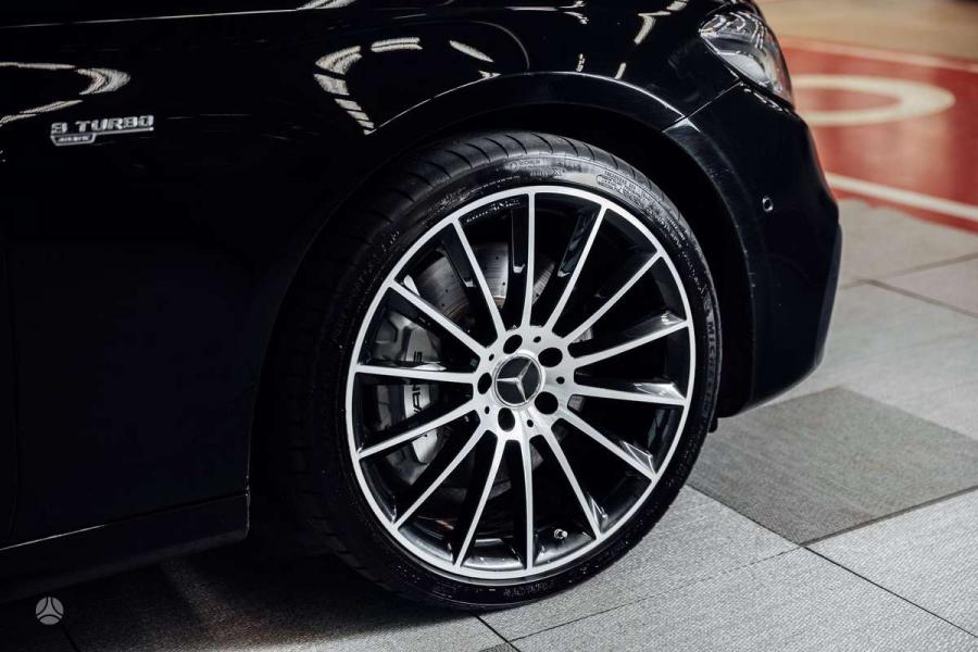 Melns Mercedes-Benz e-43-amg 2017 Rīga, ar dzinēja tilpumu 3.00 L un nobraukumu 129 tūkst. km par 40000 €, foto 5 vietnē AUTOMOTO.COM.LV