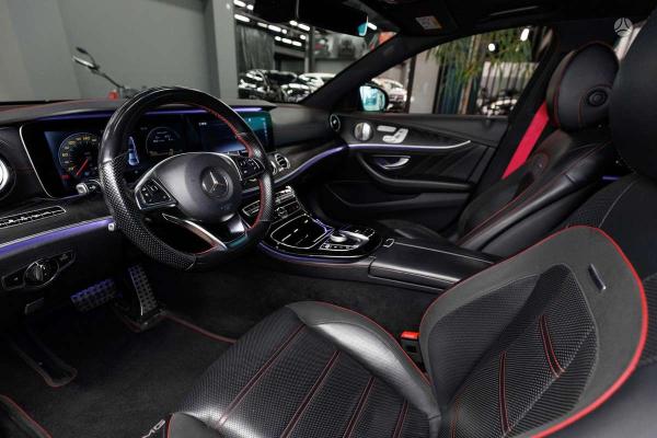 Черный Мерседес e-43-amg 2017 в Рига, объемом двигателя 3.00 л и пробегом 129 тыс. км за 40000 €, фото 11 на AUTOMOTO.COM.LV