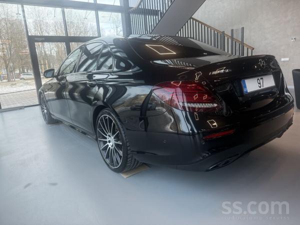 Melns Mercedes-Benz e-43-amg 2018 Rīga, ar dzinēja tilpumu 3.00 L un nobraukumu 88 tūkst. km par 41800 €, foto 4 vietnē AUTOMOTO.COM.LV