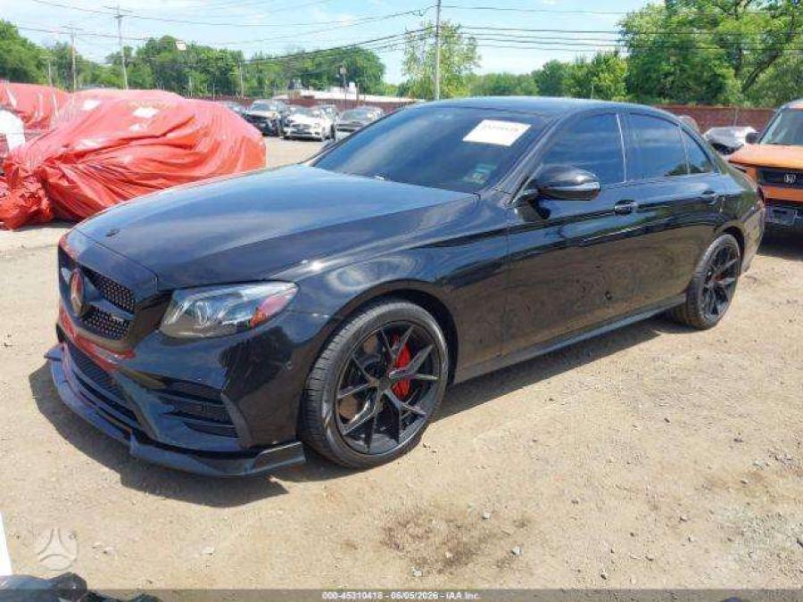 Черный Мерседес e-43-amg 2018 в Клайпеда, объемом двигателя 3.00 л и пробегом 121 тыс. км за 10300 €, фото 3 на AUTOMOTO.COM.LV