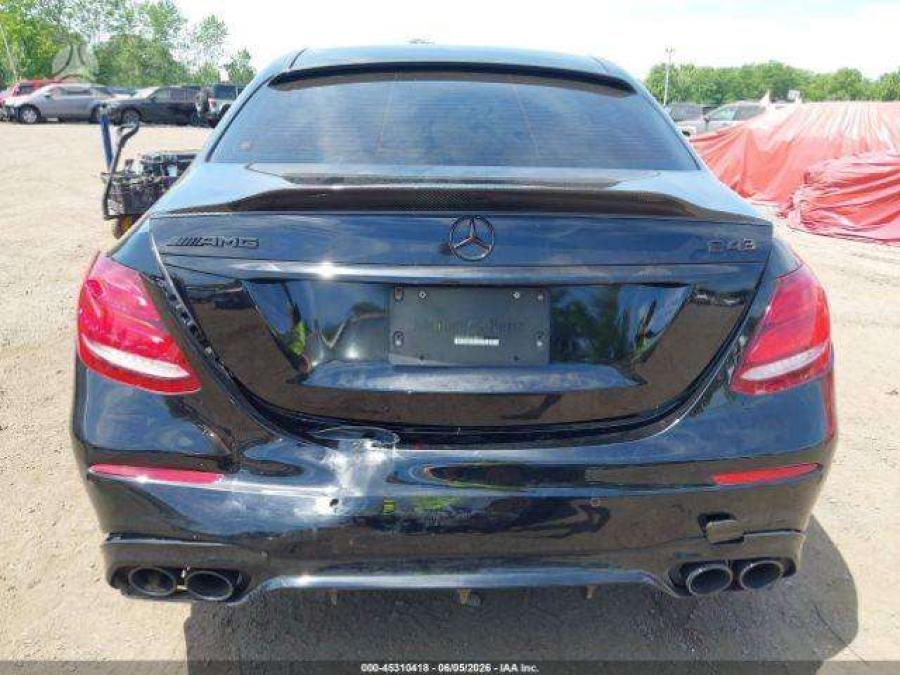 Черный Мерседес e-43-amg 2018 в Клайпеда, объемом двигателя 3.00 л и пробегом 121 тыс. км за 10300 €, фото 17 на AUTOMOTO.COM.LV