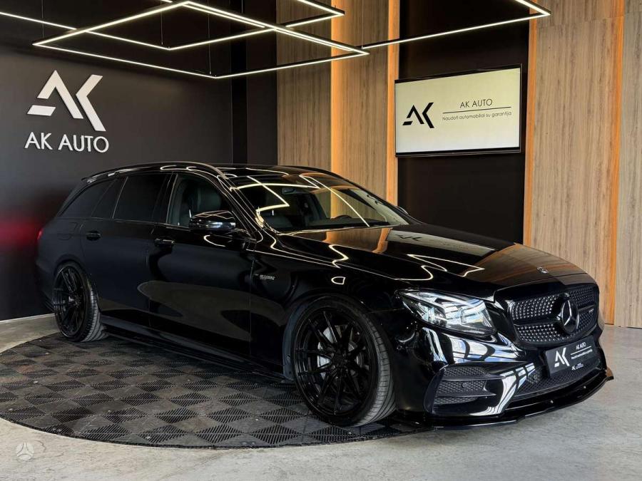 Black Mercedes-Benz e-43-amg 2017 in Kaunas, with an engine capacity of 3.00 L and mileage of 197 thousand km for 26990 €, photo 3 on AUTOMOTO.COM.LV
