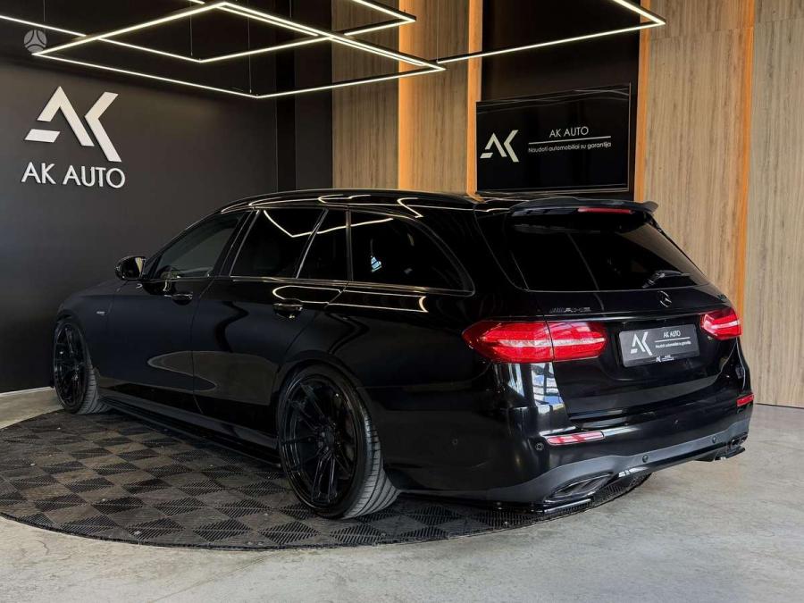 Black Mercedes-Benz e-43-amg 2017 in Kaunas, with an engine capacity of 3.00 L and mileage of 197 thousand km for 26990 €, photo 9 on AUTOMOTO.COM.LV