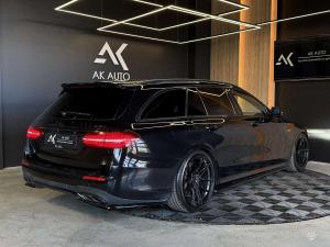 Black Mercedes-Benz e-43-amg 2017 in Kaunas, with an engine capacity of 3.00 L and mileage of 197 thousand km for 26990 €, photo 13 on AUTOMOTO.COM.LV