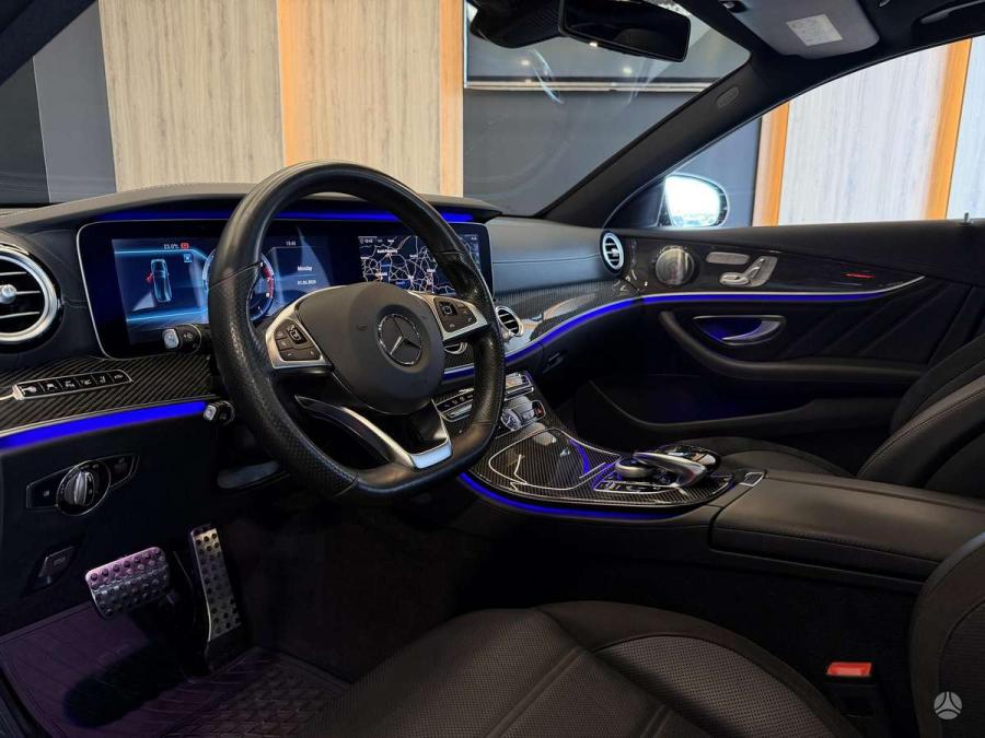 Black Mercedes-Benz e-43-amg 2017 in Kaunas, with an engine capacity of 3.00 L and mileage of 197 thousand km for 26990 €, photo 14 on AUTOMOTO.COM.LV