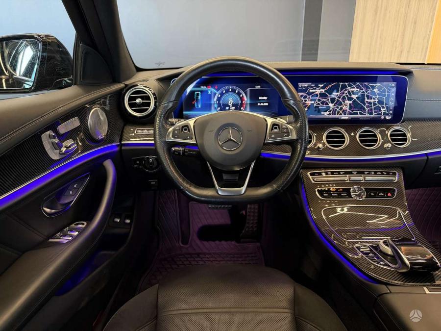 Black Mercedes-Benz e-43-amg 2017 in Kaunas, with an engine capacity of 3.00 L and mileage of 197 thousand km for 26990 €, photo 16 on AUTOMOTO.COM.LV