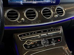 Black Mercedes-Benz e-43-amg 2017 in Kaunas, with an engine capacity of 3.00 L and mileage of 197 thousand km for 26990 €, photo 23 on AUTOMOTO.COM.LV