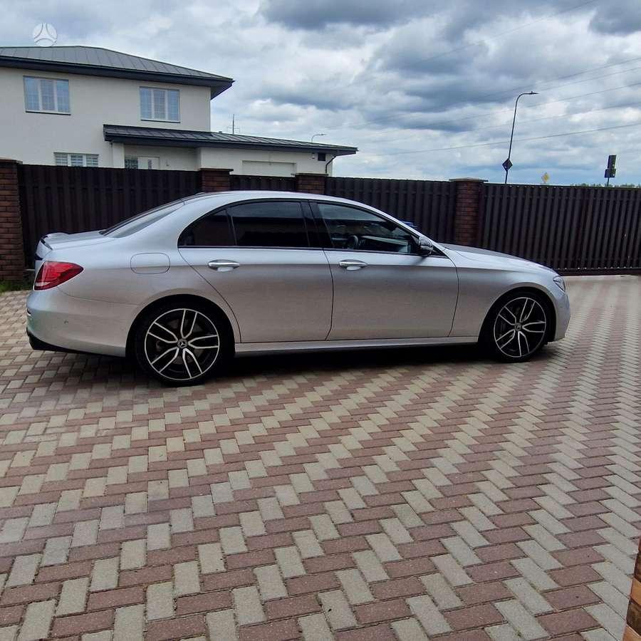 Grey Mercedes-Benz e-43-amg 2017 in Vilnius, with an engine capacity of 0.00 L and mileage of 112 thousand km for 29000 €, photo 5 on AUTOMOTO.COM.LV