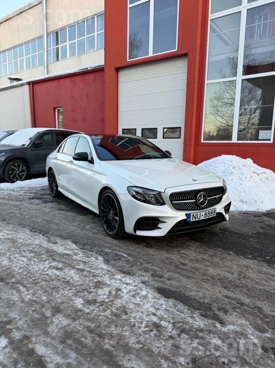 Белый Мерседес e-43-amg 2018 в Рига, объемом двигателя 3.00 л и пробегом 132 тыс. км за 36600 €, фото 3 на AUTOMOTO.COM.LV
