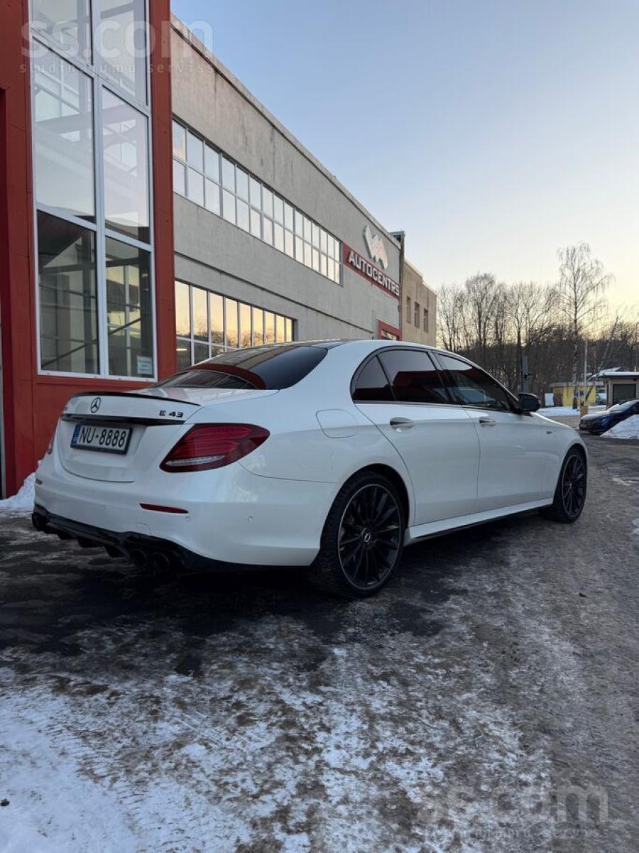 Белый Мерседес e-43-amg 2018 в Рига, объемом двигателя 3.00 л и пробегом 132 тыс. км за 36600 €, фото 7 на AUTOMOTO.COM.LV