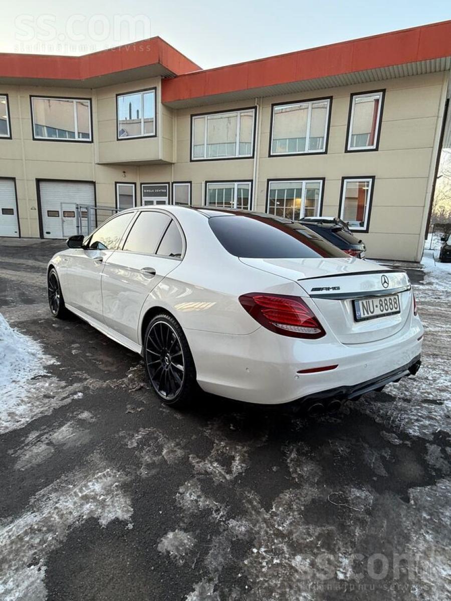 Белый Мерседес e-43-amg 2018 в Рига, объемом двигателя 3.00 л и пробегом 132 тыс. км за 36600 €, фото 8 на AUTOMOTO.COM.LV