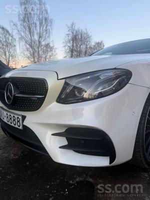 Белый Мерседес e-43-amg 2018 в Рига, объемом двигателя 3.00 л и пробегом 132 тыс. км за 36600 €, фото 26 на AUTOMOTO.COM.LV