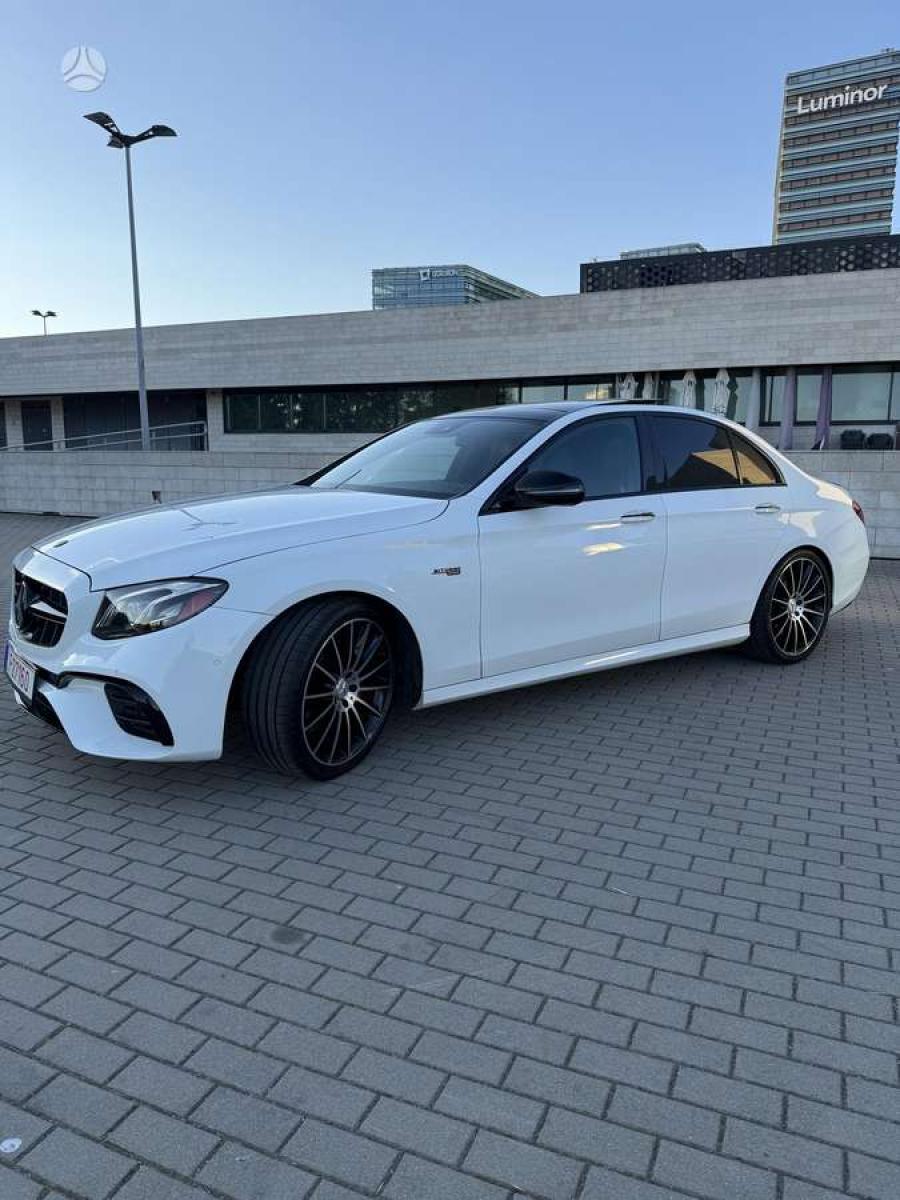 White Mercedes-Benz e-43-amg 2018 in Vilnius, with an engine capacity of 3.00 L and mileage of 107 thousand km for 31500 €, photo 3 on AUTOMOTO.COM.LV
