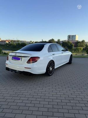 White Mercedes-Benz e-43-amg 2018 in Vilnius, with an engine capacity of 3.00 L and mileage of 107 thousand km for 31500 €, photo 5 on AUTOMOTO.COM.LV