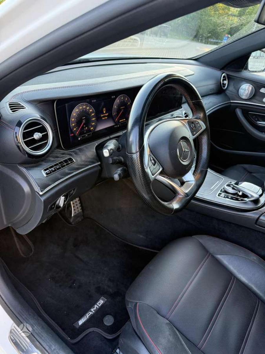 White Mercedes-Benz e-43-amg 2018 in Vilnius, with an engine capacity of 3.00 L and mileage of 107 thousand km for 31500 €, photo 8 on AUTOMOTO.COM.LV
