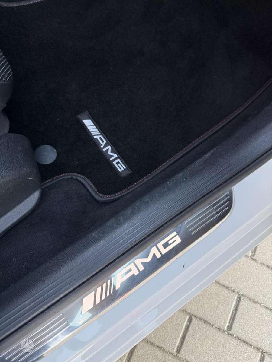White Mercedes-Benz e-43-amg 2018 in Vilnius, with an engine capacity of 3.00 L and mileage of 107 thousand km for 31500 €, photo 14 on AUTOMOTO.COM.LV