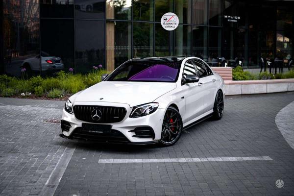 Mercedes-Benz e-43-amg 2018 Viļņa vietnē Balts Mercedes-Benz e-43-amg 2018 Viļņa, ar dzinēja tilpumu 3.00 L un nobraukumu 140 tūkst. km par 33500 €, foto 1 vietnē AUTOMOTO.COM.LV