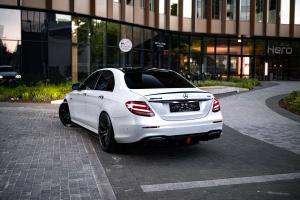 Balts Mercedes-Benz e-43-amg 2018 Viļņa, ar dzinēja tilpumu 3.00 L un nobraukumu 140 tūkst. km par 33500 €, foto 7 vietnē AUTOMOTO.COM.LV
