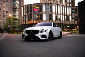 Balts Mercedes-Benz e-43-amg 2018 Viļņa, ar dzinēja tilpumu 3.00 L un nobraukumu 140 tūkst. km par 33500 €, foto 18 vietnē AUTOMOTO.COM.LV