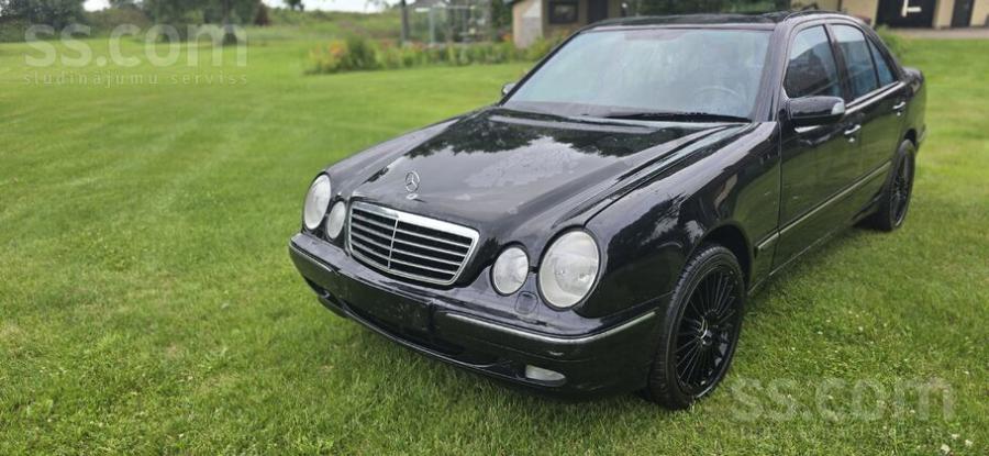Black Mercedes-Benz e-430 2003 in Liepaja, with an engine capacity of 4.30 L and mileage of 291 thousand km for 3000 €, photo 1 on AUTOMOTO.COM.LV