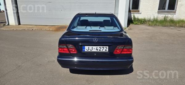 Zils Mercedes-Benz e-430 2001 Rīga, ar dzinēja tilpumu 4.20 L un nobraukumu 251 tūkst. km par 6200 €, foto 10 vietnē AUTOMOTO.COM.LV